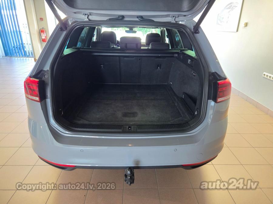 Grey Volkswagen Passat 2022 in Tartu, with an engine capacity of 2.00 L and mileage of 152 thousand km for 18990 €, photo 18 on AUTOMOTO.COM.LV