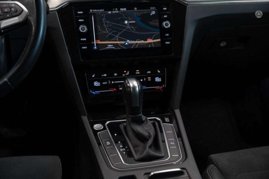 Pelēks Volkswagen Passat 2022 Viļņa, ar dzinēja tilpumu 1.50 L un nobraukumu 219 tūkst. km par 16900 €, foto 17 vietnē AUTOMOTO.COM.LV
