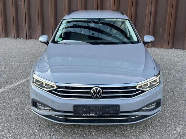 Pelēks Volkswagen Passat 2022 Kauņa, ar dzinēja tilpumu 1.97 L un nobraukumu 170 tūkst. km par 16499 €, foto 2 vietnē AUTOMOTO.COM.LV