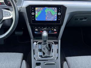 Grey Volkswagen Passat 2022 in Kaunas, with an engine capacity of 1.97 L and mileage of 170 thousand km for 16499 €, photo 10 on AUTOMOTO.COM.LV