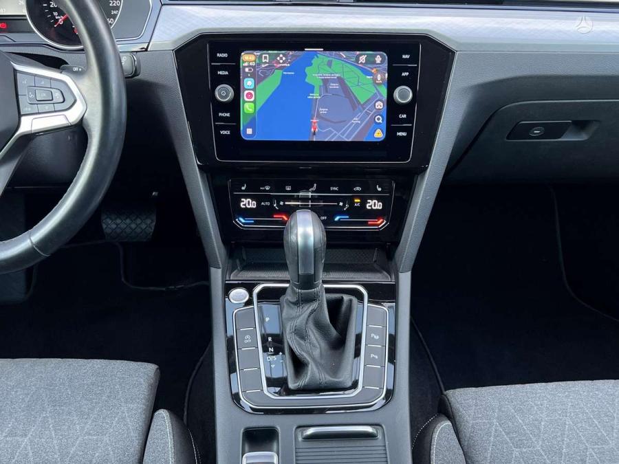 Grey Volkswagen Passat 2022 in Kaunas, with an engine capacity of 1.97 L and mileage of 170 thousand km for 16499 €, photo 10 on AUTOMOTO.COM.LV