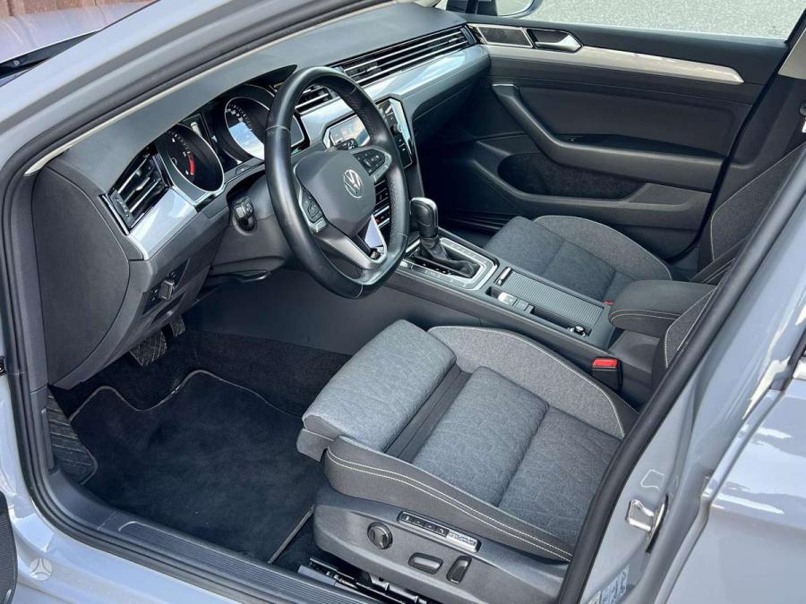Grey Volkswagen Passat 2022 in Kaunas, with an engine capacity of 1.97 L and mileage of 170 thousand km for 16499 €, photo 16 on AUTOMOTO.COM.LV