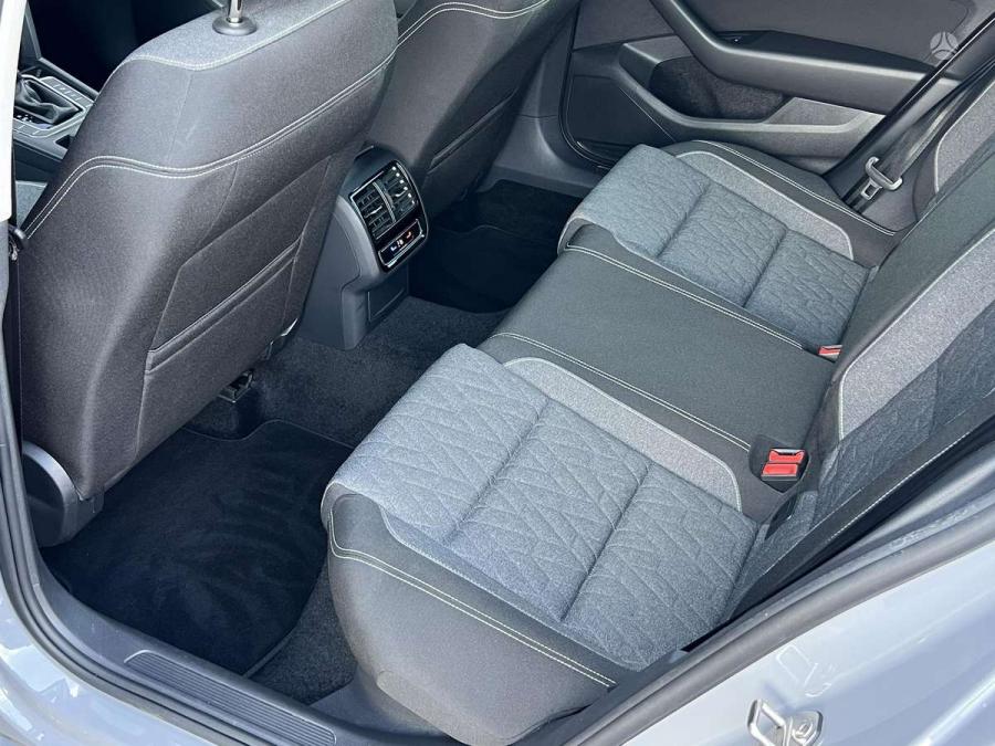 Grey Volkswagen Passat 2022 in Kaunas, with an engine capacity of 1.97 L and mileage of 170 thousand km for 16499 €, photo 18 on AUTOMOTO.COM.LV