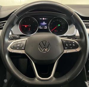 Grey Volkswagen Passat 2022 in Kaunas, with an engine capacity of 1.97 L and mileage of 132 thousand km for 17700 €, photo 7 on AUTOMOTO.COM.LV