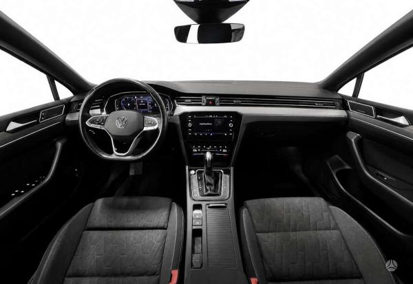 Grey Volkswagen Passat 2022 in Kaunas, with an engine capacity of 1.97 L and mileage of 161 thousand km for 18800 €, photo 6 on AUTOMOTO.COM.LV