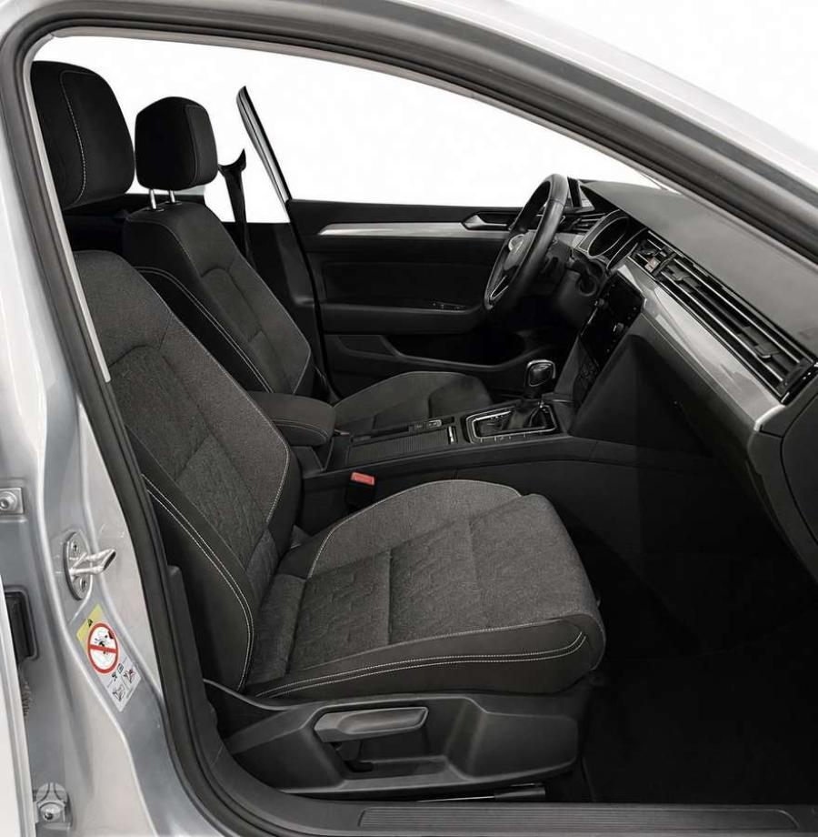 Grey Volkswagen Passat 2022 in Kaunas, with an engine capacity of 1.97 L and mileage of 161 thousand km for 18800 €, photo 8 on AUTOMOTO.COM.LV