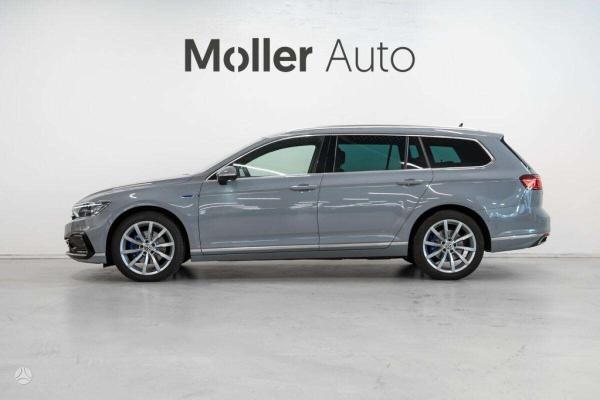 Grey Volkswagen Passat 2022 in Vilnius, with an engine capacity of 1.40 L and mileage of 127 thousand km for 24000 €, photo 2 on AUTOMOTO.COM.LV