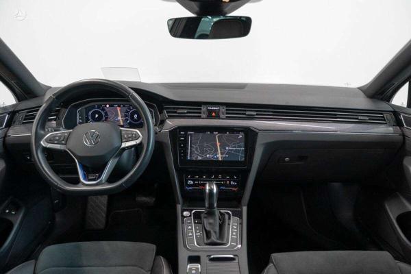 Grey Volkswagen Passat 2022 in Vilnius, with an engine capacity of 1.40 L and mileage of 127 thousand km for 24000 €, photo 8 on AUTOMOTO.COM.LV