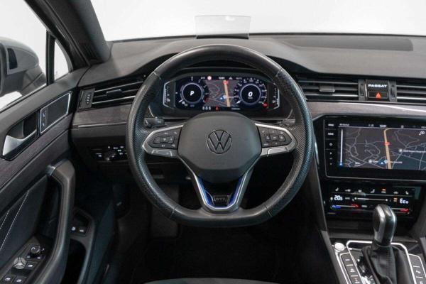 Grey Volkswagen Passat 2022 in Vilnius, with an engine capacity of 1.40 L and mileage of 127 thousand km for 24000 €, photo 9 on AUTOMOTO.COM.LV
