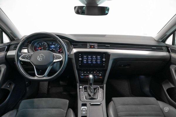 Grey Volkswagen Passat 2022 in Vilnius, with an engine capacity of 1.50 L and mileage of 119 thousand km for 20900 €, photo 8 on AUTOMOTO.COM.LV