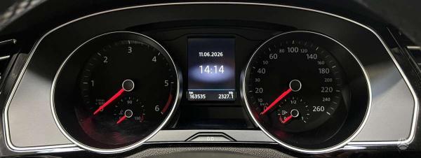 Grey Volkswagen Passat 2022 in Kaunas, with an engine capacity of 1.97 L and mileage of 164 thousand km for 16500 €, photo 10 on AUTOMOTO.COM.LV