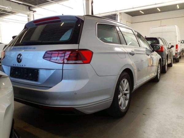 Grey Volkswagen Passat 2022 in Vilnius, with an engine capacity of 1.97 L and mileage of 169 thousand km for 14900 €, photo 3 on AUTOMOTO.COM.LV