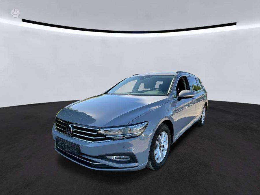 Grey Volkswagen Passat 2022 in Kaunas, with an engine capacity of 1.97 L and mileage of 179 thousand km for 14999 €, photo 1 on AUTOMOTO.COM.LV
