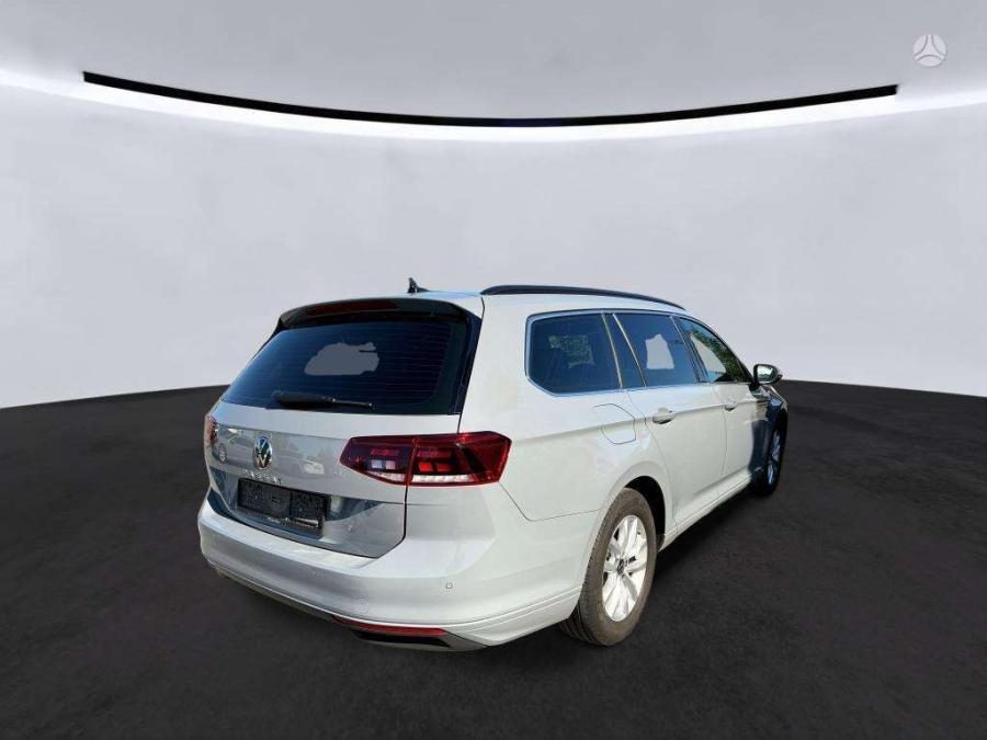 Grey Volkswagen Passat 2022 in Kaunas, with an engine capacity of 1.97 L and mileage of 179 thousand km for 14999 €, photo 5 on AUTOMOTO.COM.LV