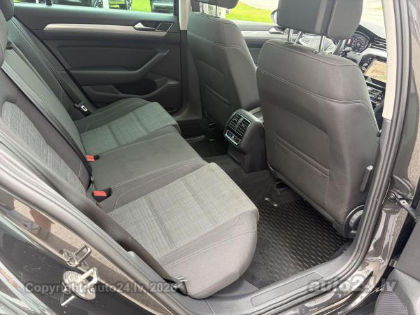 Pelēks Volkswagen Passat 2022 Viljandi, ar dzinēja tilpumu 2.00 L un nobraukumu 113 tūkst. km par 21790 €, foto 8 vietnē AUTOMOTO.COM.LV