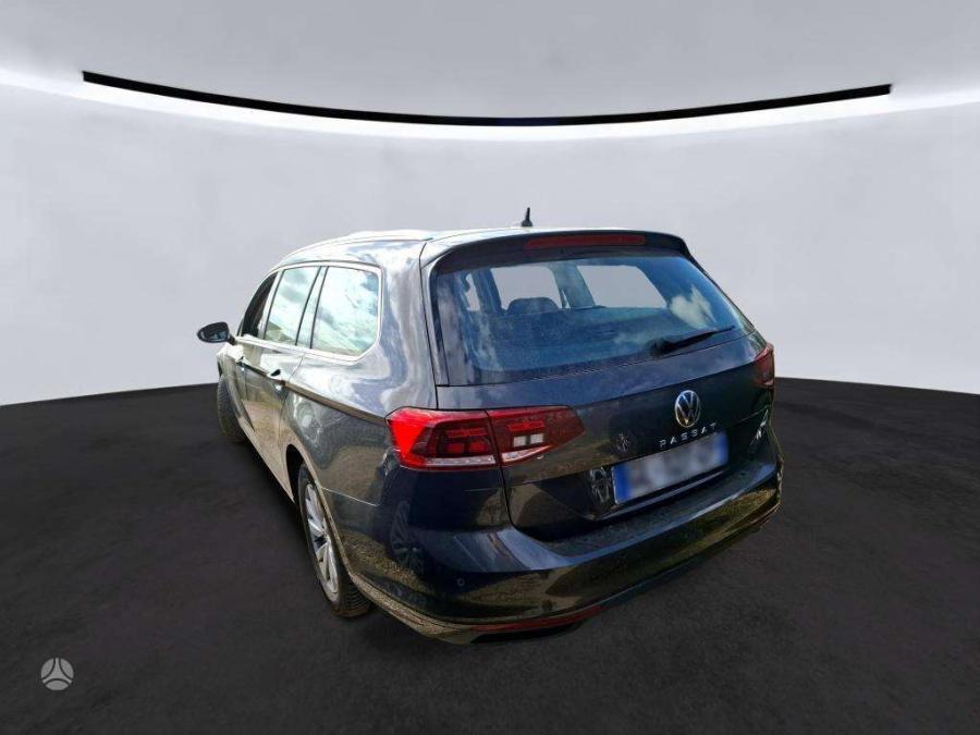 Pelēks Volkswagen Passat 2022 Viļņa, ar dzinēja tilpumu 1.97 L un nobraukumu 175 tūkst. km par 14900 €, foto 5 vietnē AUTOMOTO.COM.LV