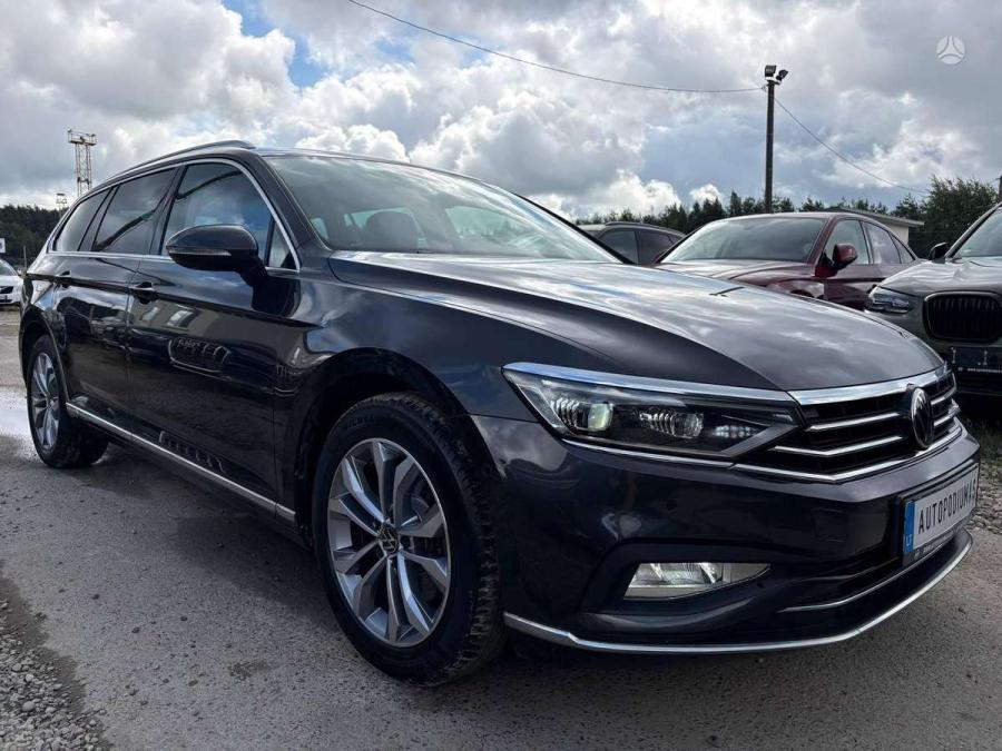 Grey Volkswagen Passat 2022 in Vilnius, with an engine capacity of 1.97 L and mileage of 178 thousand km for 18500 €, photo 3 on AUTOMOTO.COM.LV