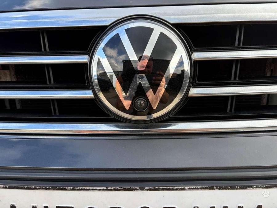 Grey Volkswagen Passat 2022 in Vilnius, with an engine capacity of 1.97 L and mileage of 178 thousand km for 18500 €, photo 6 on AUTOMOTO.COM.LV