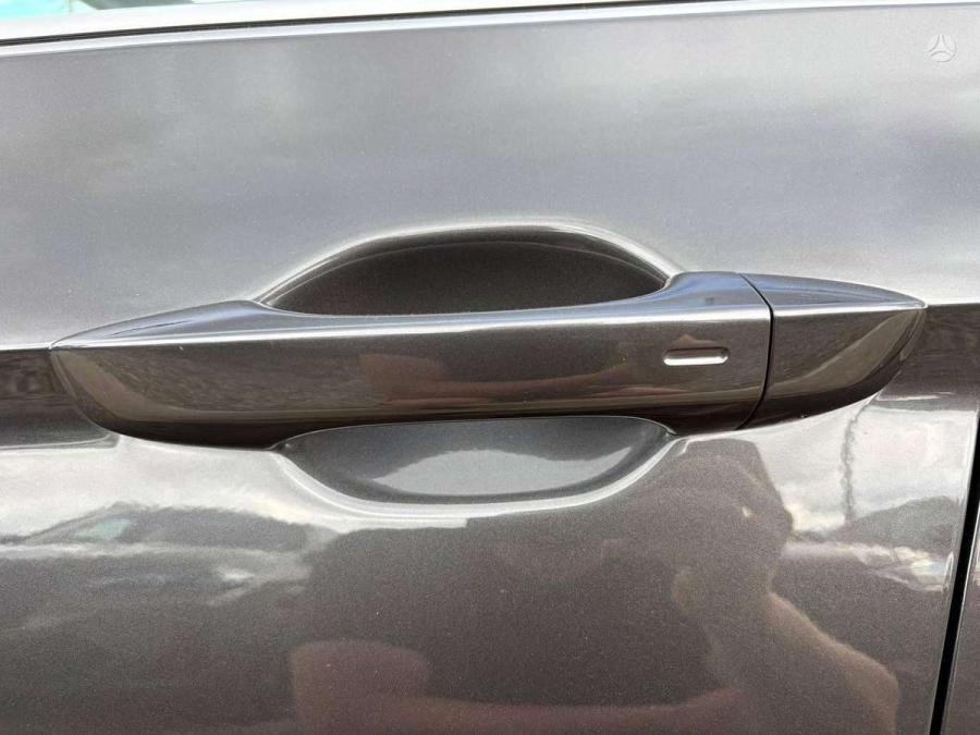 Grey Volkswagen Passat 2022 in Vilnius, with an engine capacity of 1.97 L and mileage of 178 thousand km for 18500 €, photo 11 on AUTOMOTO.COM.LV