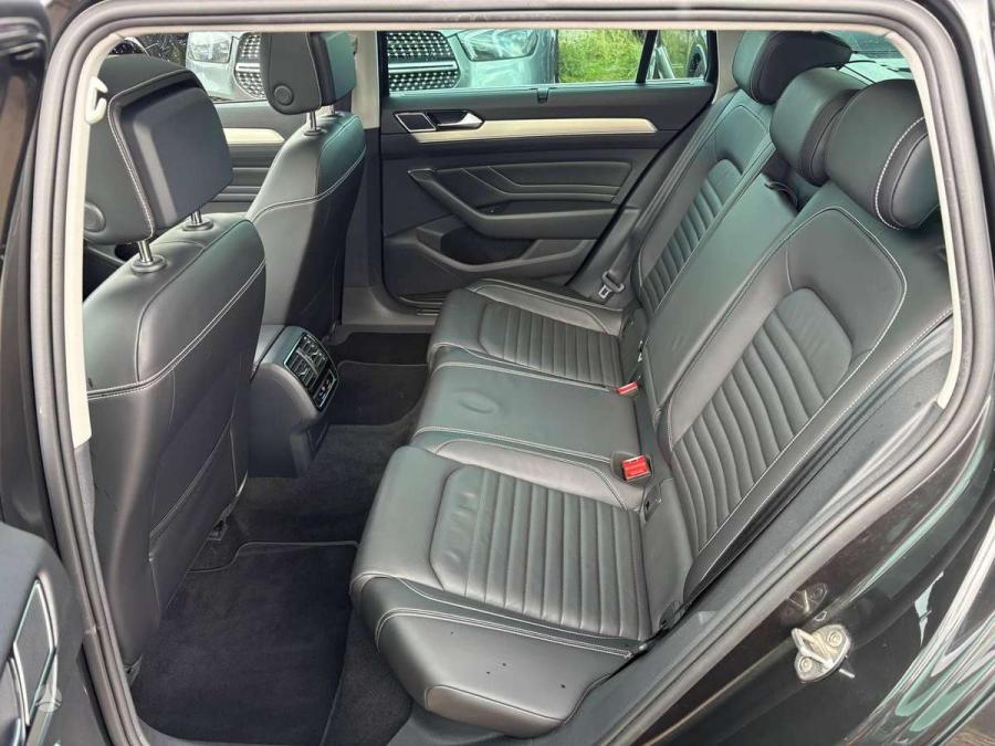 Grey Volkswagen Passat 2022 in Vilnius, with an engine capacity of 1.97 L and mileage of 178 thousand km for 18500 €, photo 16 on AUTOMOTO.COM.LV