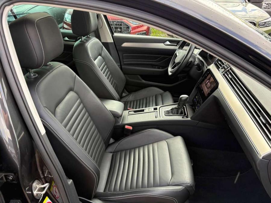 Grey Volkswagen Passat 2022 in Vilnius, with an engine capacity of 1.97 L and mileage of 178 thousand km for 18500 €, photo 17 on AUTOMOTO.COM.LV