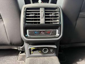 Grey Volkswagen Passat 2022 in Vilnius, with an engine capacity of 1.97 L and mileage of 178 thousand km for 18500 €, photo 19 on AUTOMOTO.COM.LV