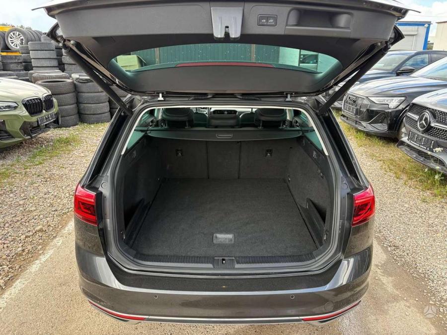 Grey Volkswagen Passat 2022 in Vilnius, with an engine capacity of 1.97 L and mileage of 178 thousand km for 18500 €, photo 30 on AUTOMOTO.COM.LV