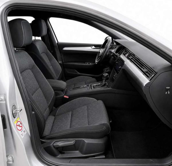 Volkswagen Passat 2022 in Kaunas on AUTOMOTO.COM.LV Grey Volkswagen Passat 2022 in Kaunas, with an engine capacity of 1.97 L and mileage of 132 thousand km for 17700 €, photo 9 on AUTOMOTO.COM.LV