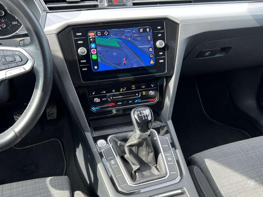 Pelēks Volkswagen Passat 2022 Kauņa, ar dzinēja tilpumu 1.97 L un nobraukumu 179 tūkst. km par 14999 €, foto 12 vietnē AUTOMOTO.COM.LV