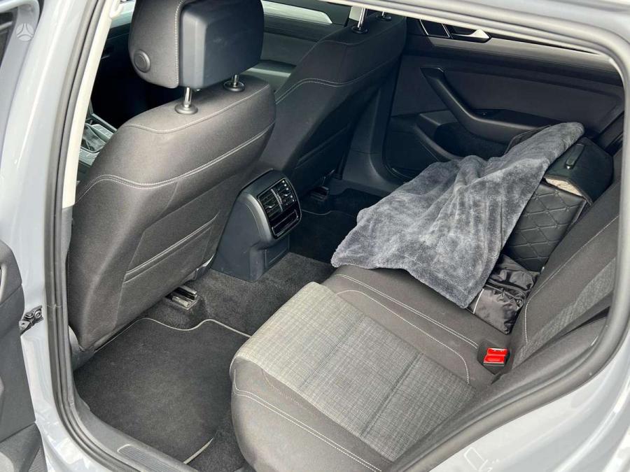 Pelēks Volkswagen Passat 2022 Kauņa, ar dzinēja tilpumu 1.97 L un nobraukumu 179 tūkst. km par 14999 €, foto 21 vietnē AUTOMOTO.COM.LV