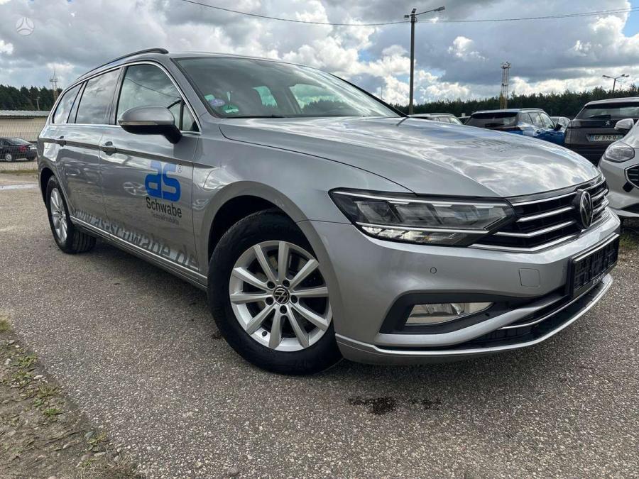 Grey Volkswagen Passat 2022 in Vilnius, with an engine capacity of 1.50 L and mileage of 186 thousand km for 15700 €, photo 3 on AUTOMOTO.COM.LV