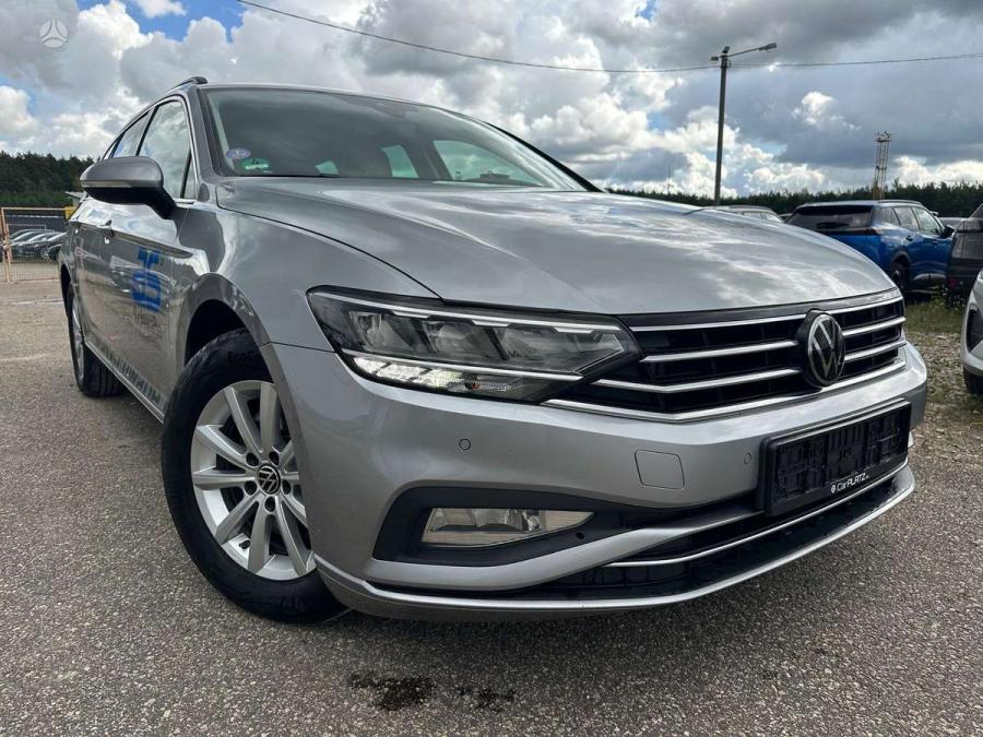 Grey Volkswagen Passat 2022 in Vilnius, with an engine capacity of 1.50 L and mileage of 186 thousand km for 15700 €, photo 4 on AUTOMOTO.COM.LV