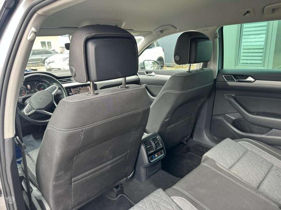 Grey Volkswagen Passat 2022 in Vilnius, with an engine capacity of 1.50 L and mileage of 186 thousand km for 15700 €, photo 21 on AUTOMOTO.COM.LV