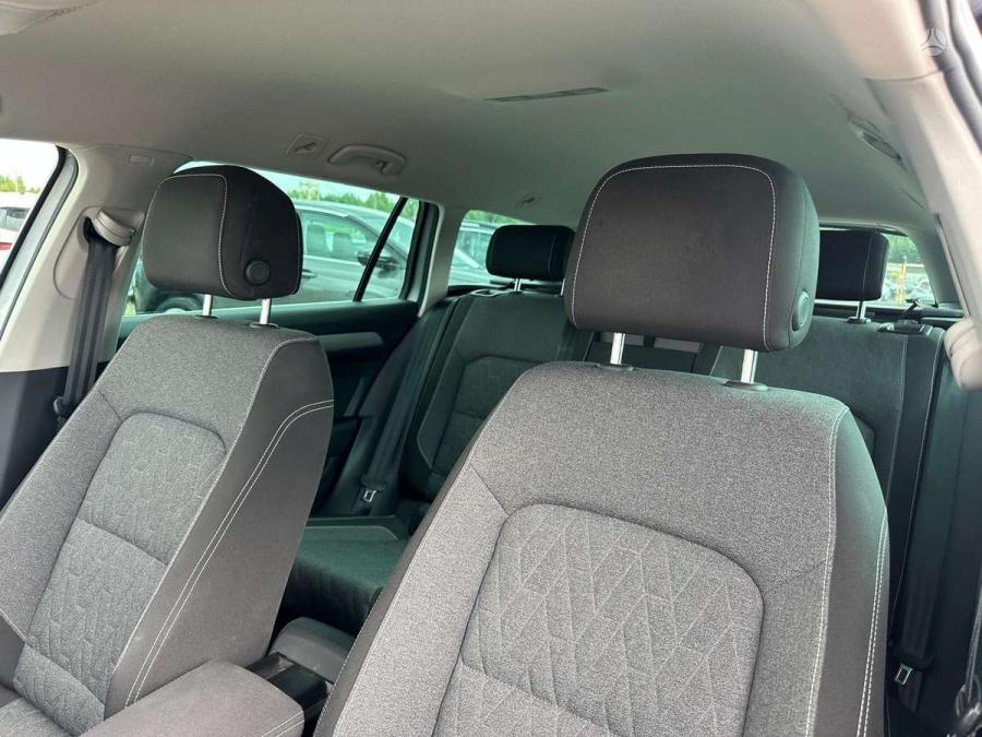 Grey Volkswagen Passat 2022 in Vilnius, with an engine capacity of 1.50 L and mileage of 186 thousand km for 15700 €, photo 22 on AUTOMOTO.COM.LV