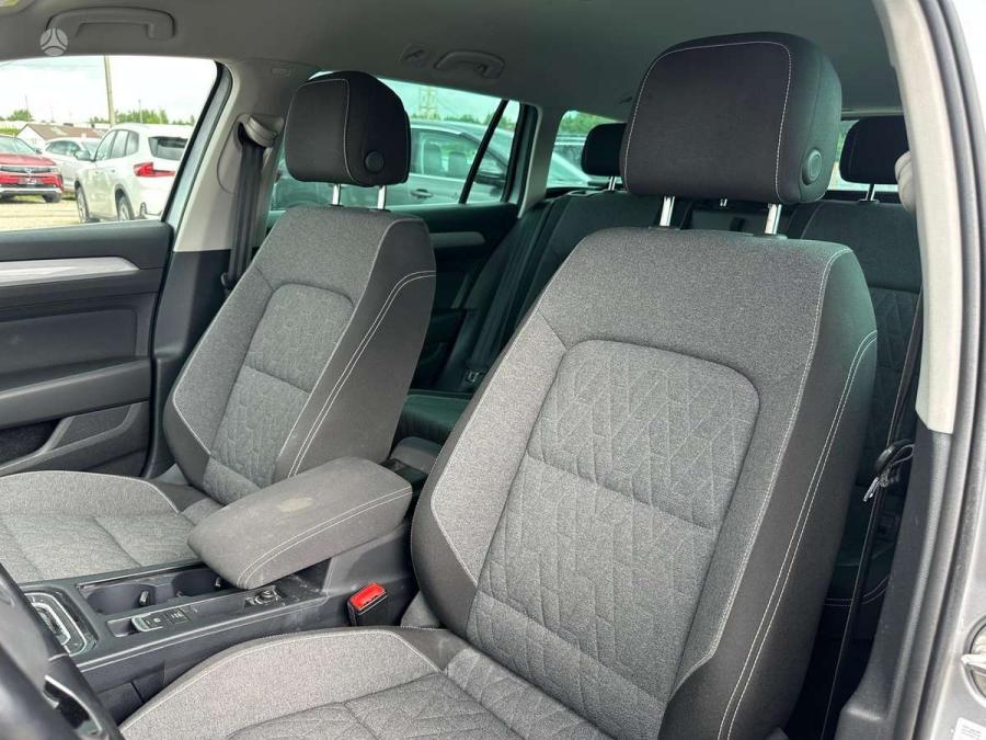 Grey Volkswagen Passat 2022 in Vilnius, with an engine capacity of 1.50 L and mileage of 186 thousand km for 15700 €, photo 23 on AUTOMOTO.COM.LV