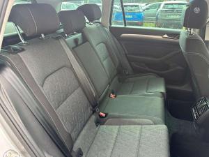 Grey Volkswagen Passat 2022 in Vilnius, with an engine capacity of 1.50 L and mileage of 186 thousand km for 15700 €, photo 28 on AUTOMOTO.COM.LV