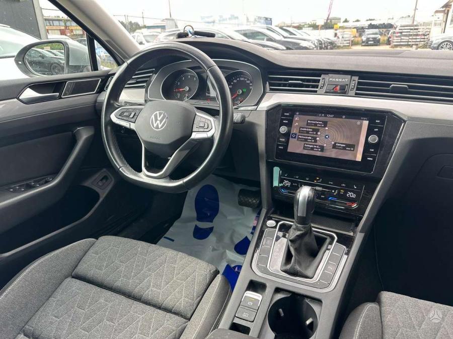 Grey Volkswagen Passat 2022 in Vilnius, with an engine capacity of 1.50 L and mileage of 186 thousand km for 15700 €, photo 32 on AUTOMOTO.COM.LV