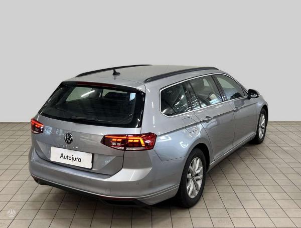 Volkswagen Passat 2022 in Kaunas on AUTOMOTO.COM.LV Grey Volkswagen Passat 2022 in Kaunas, with an engine capacity of 1.97 L and mileage of 164 thousand km for 16500 €, photo 5 on AUTOMOTO.COM.LV