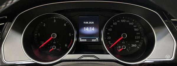 Volkswagen Passat 2022 in Kaunas on AUTOMOTO.COM.LV Grey Volkswagen Passat 2022 in Kaunas, with an engine capacity of 1.97 L and mileage of 164 thousand km for 16500 €, photo 11 on AUTOMOTO.COM.LV