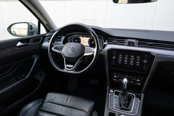 Pelēks Volkswagen Passat 2022 Jelgava, ar dzinēja tilpumu 2.00 L un nobraukumu 158 tūkst. km par 20500 €, foto 10 vietnē AUTOMOTO.COM.LV