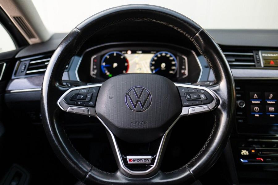 Pelēks Volkswagen Passat 2022 Jelgava, ar dzinēja tilpumu 2.00 L un nobraukumu 158 tūkst. km par 20500 €, foto 23 vietnē AUTOMOTO.COM.LV