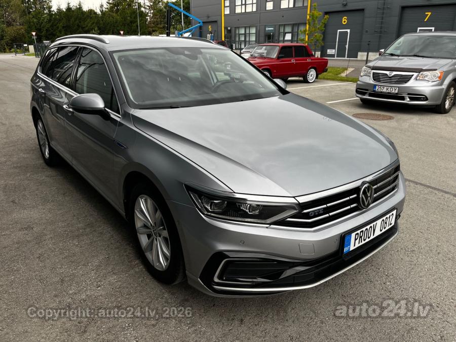 Grey Volkswagen Passat 2022 in Tallinn, with an engine capacity of 1.40 L and mileage of 198 thousand km for 17999 €, photo 4 on AUTOMOTO.COM.LV