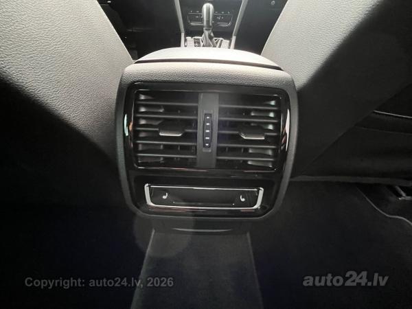 Volkswagen Passat 2022 in Tallinn on AUTOMOTO.COM.LV Grey Volkswagen Passat 2022 in Tallinn, with an engine capacity of 1.40 L and mileage of 198 thousand km for 17999 €, photo 9 on AUTOMOTO.COM.LV