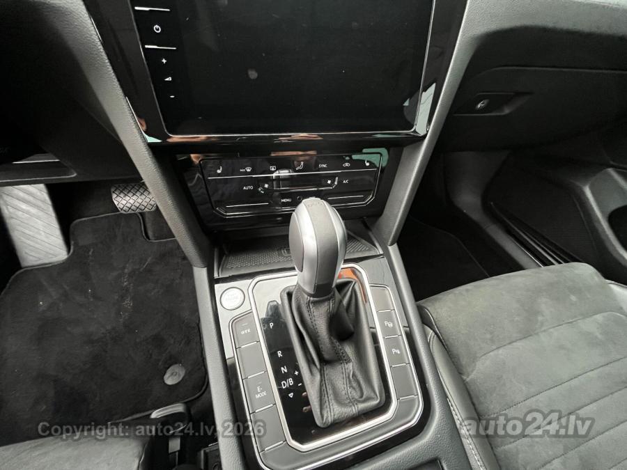 Grey Volkswagen Passat 2022 in Tallinn, with an engine capacity of 1.40 L and mileage of 198 thousand km for 17999 €, photo 17 on AUTOMOTO.COM.LV