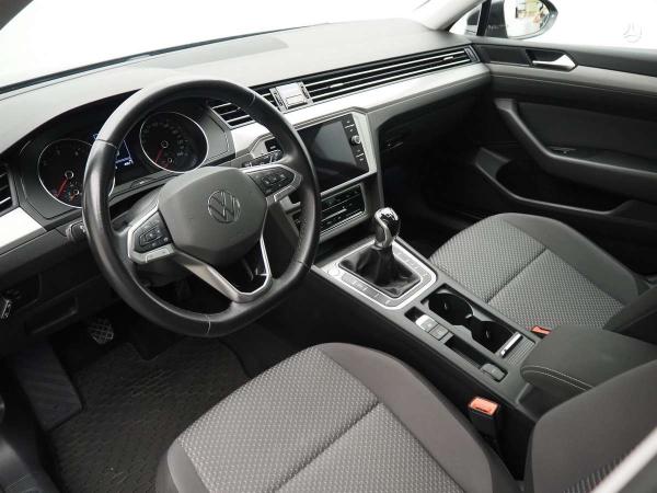 Pelēks Volkswagen Passat 2022 Viļņa, ar dzinēja tilpumu 1.97 L un nobraukumu 120 tūkst. km par 15500 €, foto 10 vietnē AUTOMOTO.COM.LV