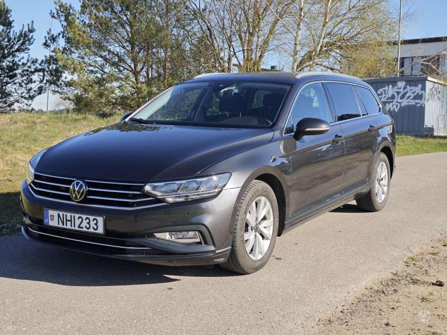 Pelēks Volkswagen Passat 2022 Viļņa, ar dzinēja tilpumu 1.97 L un nobraukumu 256 tūkst. km par 12999 €, foto 4 vietnē AUTOMOTO.COM.LV