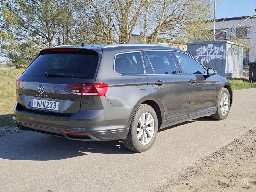 Pelēks Volkswagen Passat 2022 Viļņa, ar dzinēja tilpumu 1.97 L un nobraukumu 256 tūkst. km par 12999 €, foto 5 vietnē AUTOMOTO.COM.LV