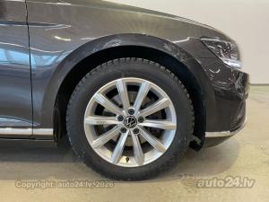 Pelēks Volkswagen Passat 2023 Tallina, ar dzinēja tilpumu 1.50 L un nobraukumu 81 tūkst. km par 22490 €, foto 5 vietnē AUTOMOTO.COM.LV