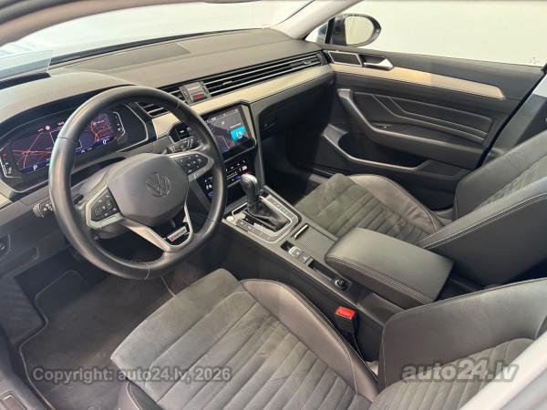 Grey Volkswagen Passat 2023 in Tallinn, with an engine capacity of 2.00 L and mileage of 135 thousand km for 26990 €, photo 10 on AUTOMOTO.COM.LV