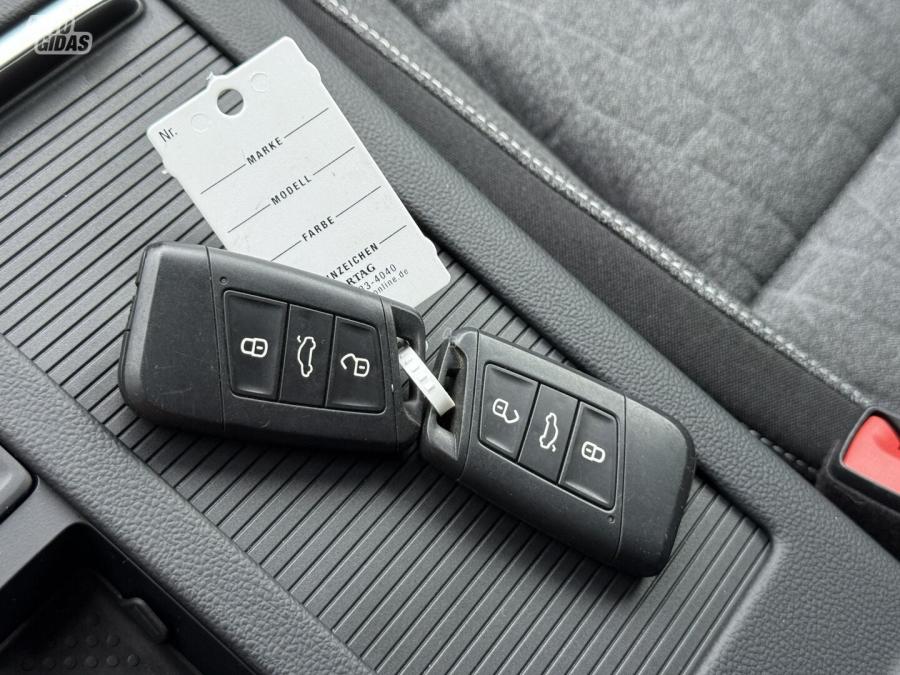 Pelēks Volkswagen Passat 2023 Viļņa, ar dzinēja tilpumu 2.00 L un nobraukumu 176 tūkst. km par 14999 €, foto 29 vietnē AUTOMOTO.COM.LV